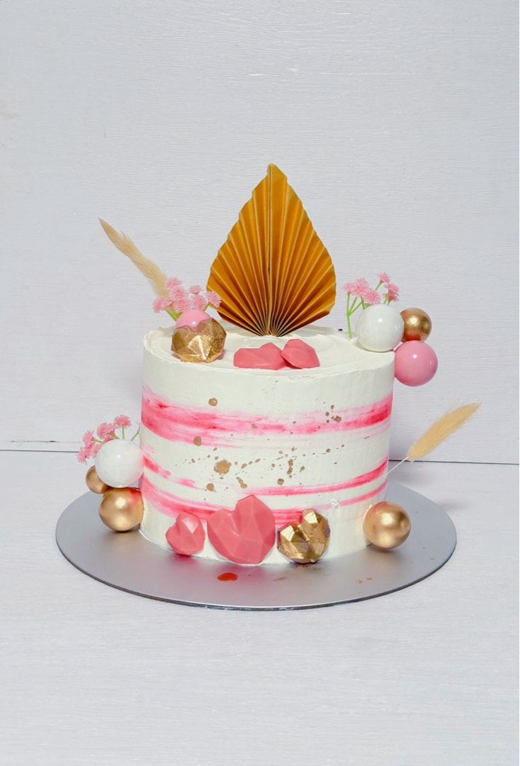 Customised Birthday Cake, Food & Drinks, Homemade Bakes on Carousell