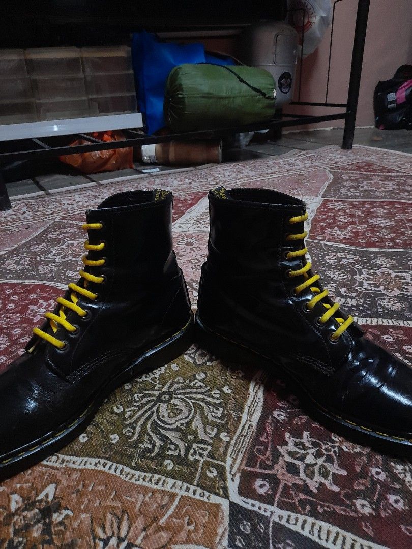 Dr.martens original 8eye 9uk rm250, Looking For on Carousell