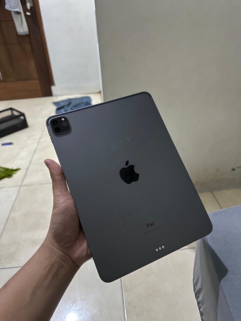 iPad Pro 2020 256gb iBox, Telepon Seluler & Tablet, Tablet di Carousell
