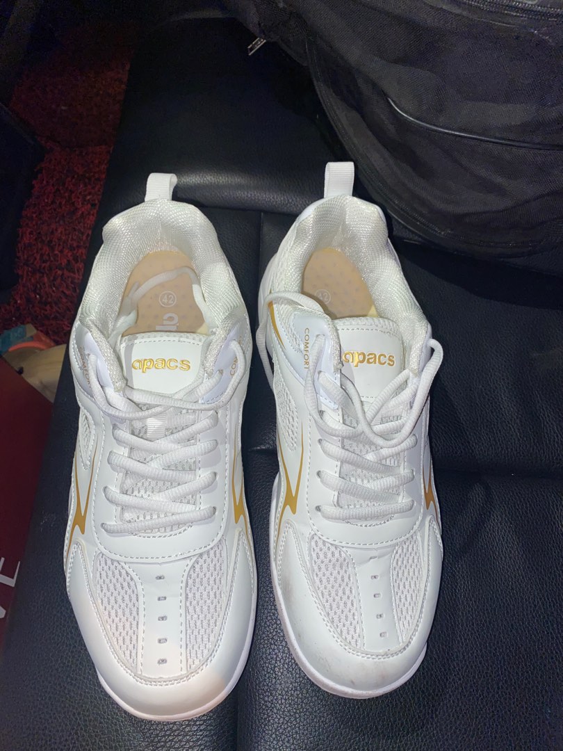 Kasut Badminton Apacs ( Baru pakai sekali), Sports Equipment, Sports ...