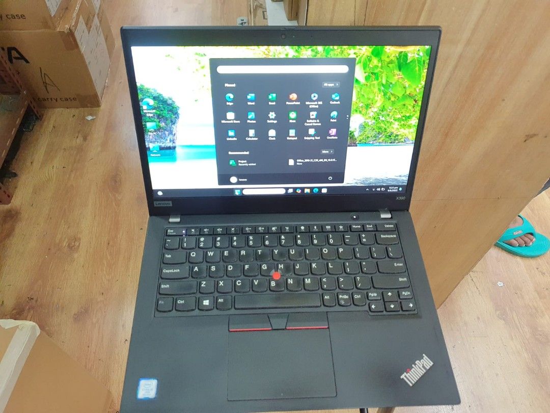 Lenovo ThinkPad Model X280 full HD display with backlight keyboard and ...