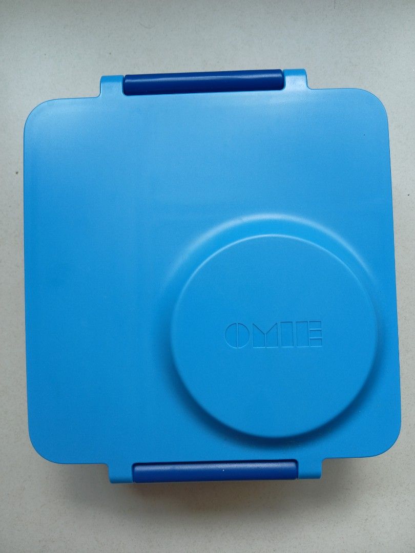OmieBox in Blue colour, Everything Else on Carousell