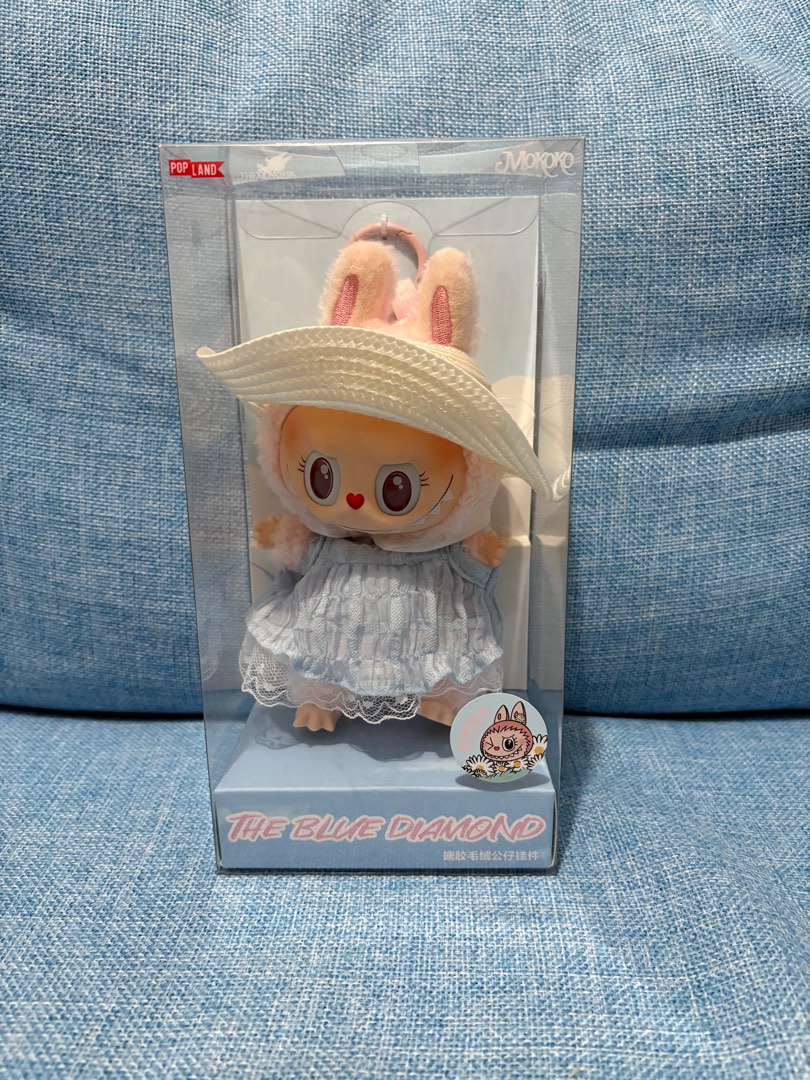 Popmart Labubu the blue diamond, 興趣及遊戲, 玩具 & 遊戲類 - Carousell