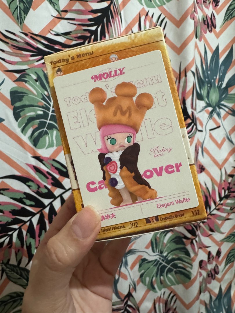 POPMART Molly Carb Lover Elegant Waffle Toy Figurine, Hobbies & Toys ...