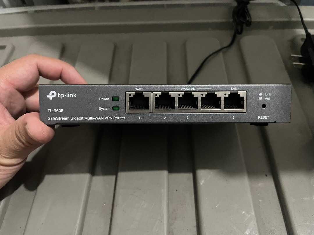 TP-Link TL-R605 Load Balancer Router, Computers & Tech, Parts ...