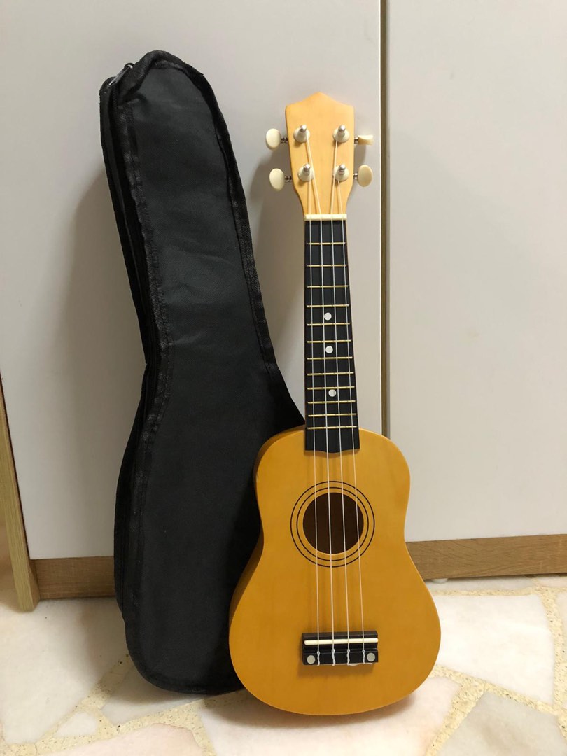 Ukulele, Hobbies & Toys, Musical Instruments on Carousell