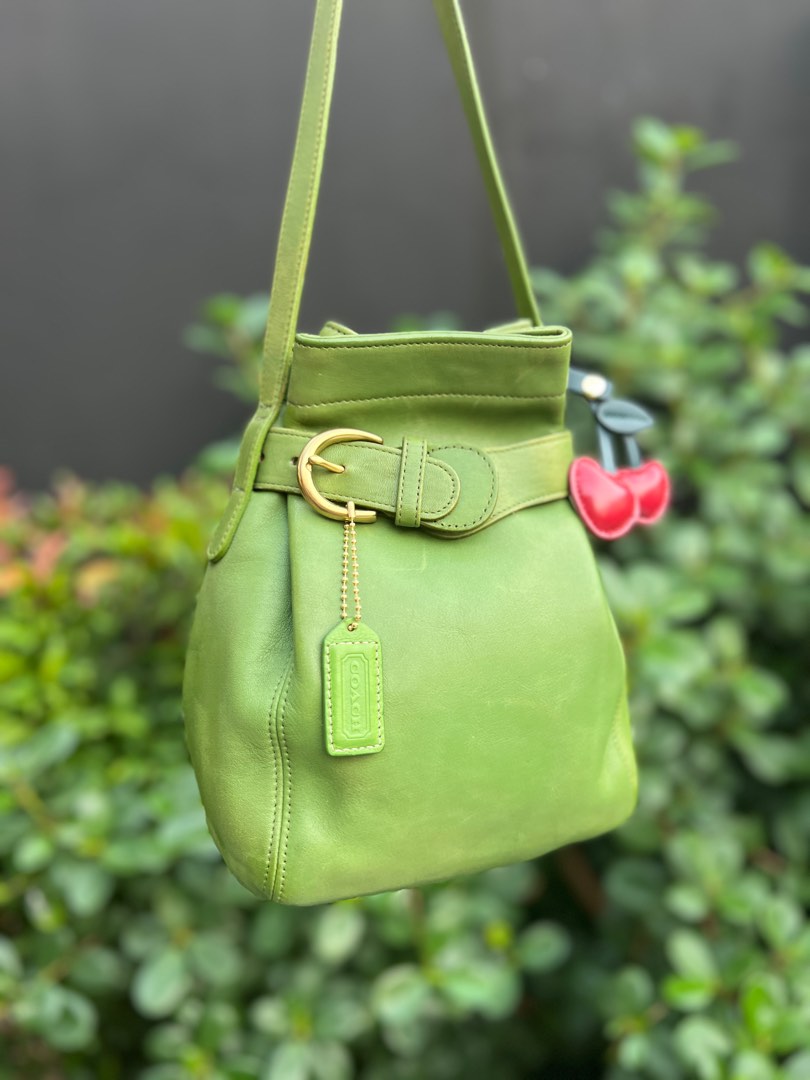 Vintage Coach Soho Belted Pouch 4156, Luxury, Bags & Wallets on Carousell