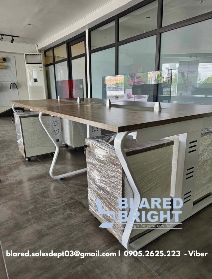 4 seater workstation | Glass divider | 4 mobile drawer with safety lock ...