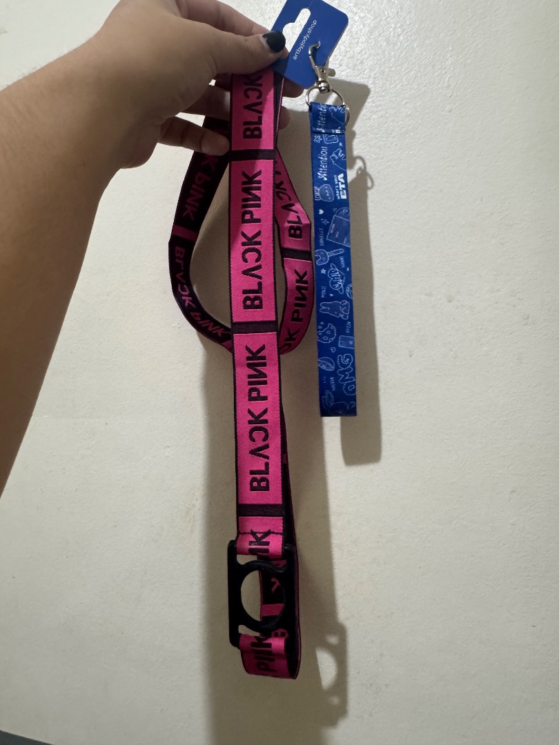 Blackpink Hammer Bong Strap (NJZ freebie), Hobbies & Toys, Memorabilia ...