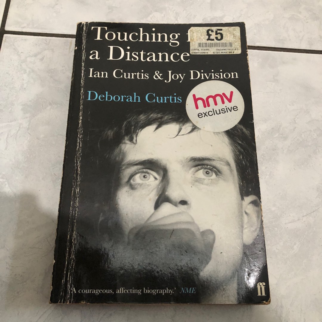 Buku Touching From A Distance - Ian Curtis & Joy Division - Biography ...