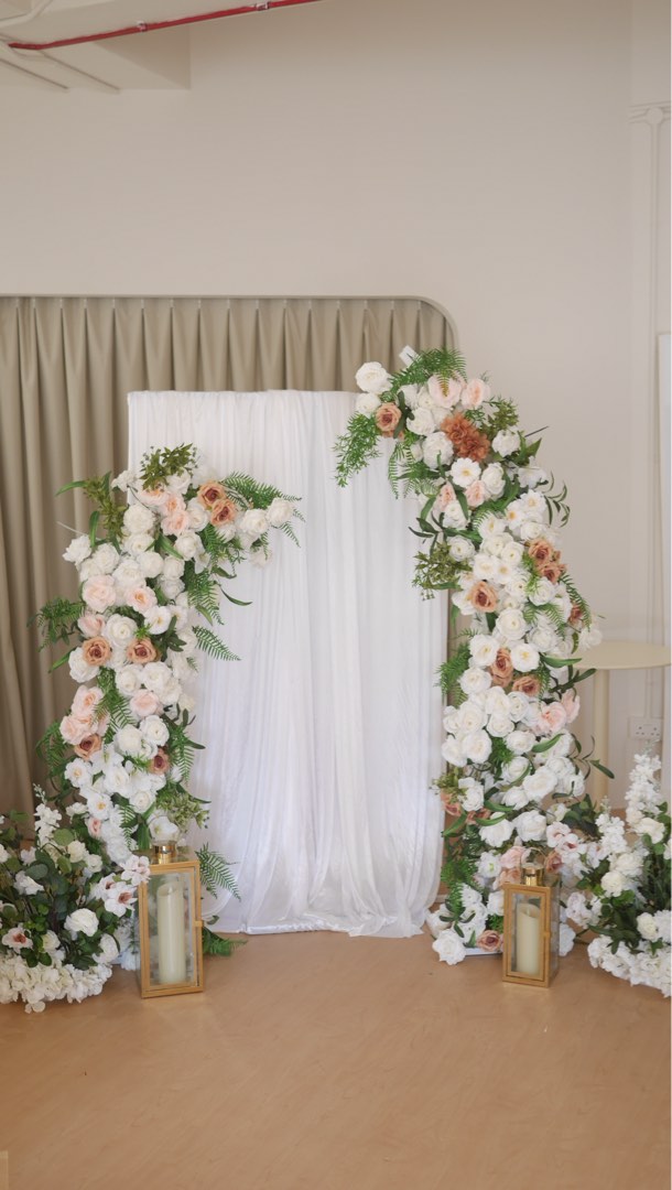 Deconstructed floral arch wedding decor styling, Lifestyle Services ...