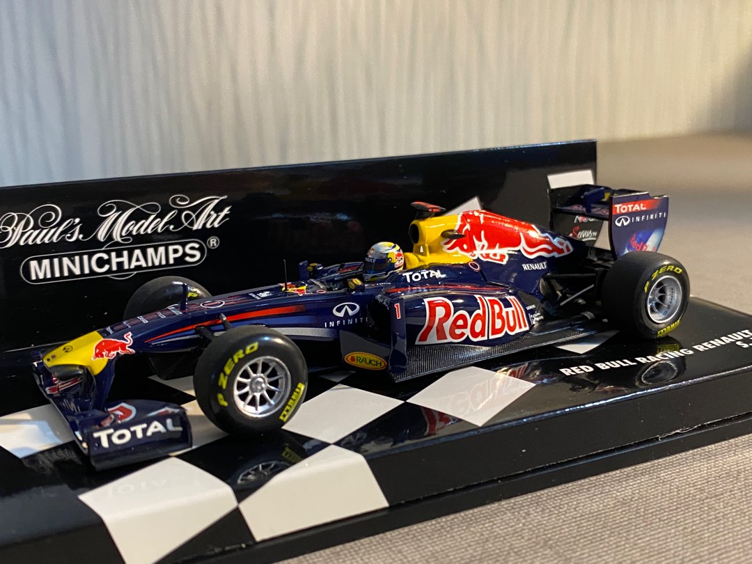 F1 Red Bull Racing Renault RB7 Sebastian Vettel #1 (Minichamps 1:43 ...