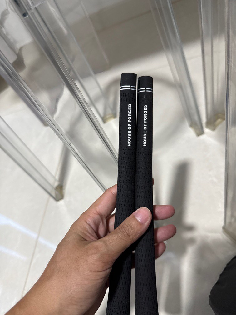 Golf grip x 2, Sports Equipment, Sports & Games, Golf on Carousell