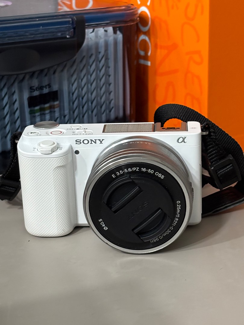 Sony zve-10, Photography, Cameras on Carousell