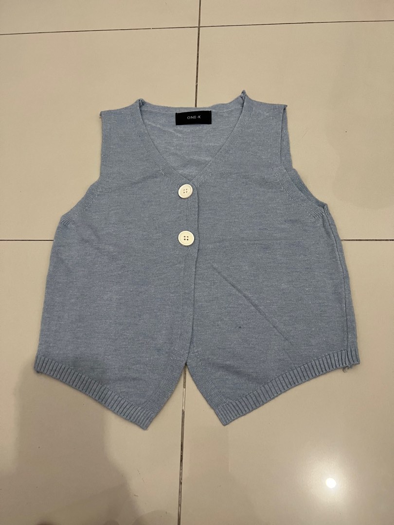 Top/vest one K, Fesyen Wanita, Pakaian Wanita, Atasan di Carousell