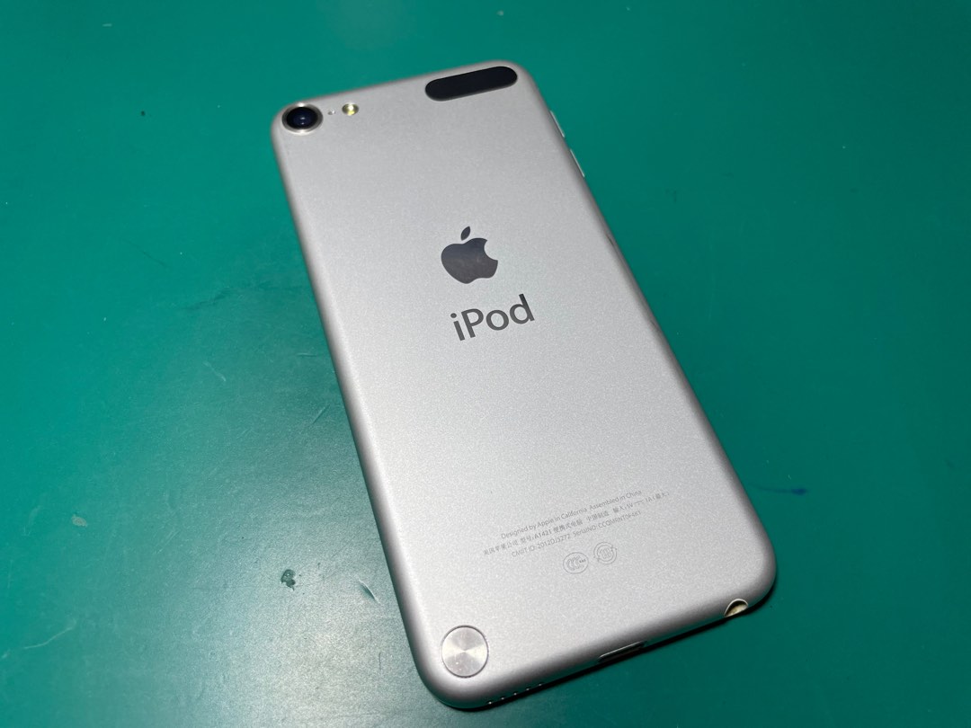 包郵 幾乎全新 iPod Touch 5 32GB (蘋果 Apple ccd 數碼相機 digital camera) , 音響器材, 可攜式音響設備 - Carousell