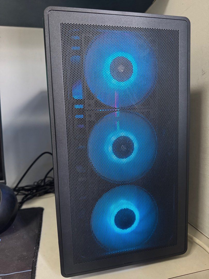 Level 4X AMD Ryzen 5 7600 + GeForce RTX 5070 Aftershock Gaming PC ...