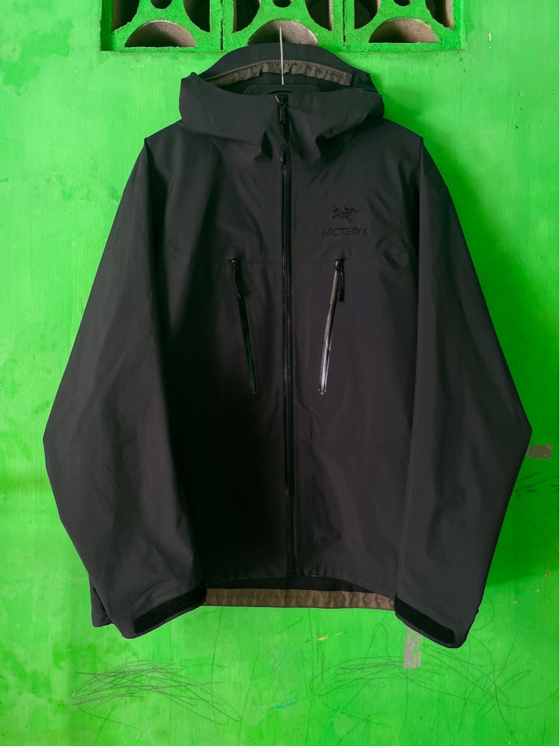 Arcteryx leaf alpha lt, Fesyen Pria, Pakaian , Baju Luaran di Carousell