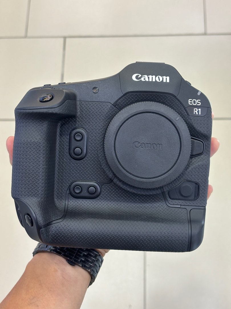 CANON EOS R1 BODY SHUTTER COUNT 2k *2 Years+ Warranty, Photography ...