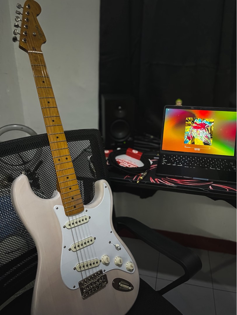 Fender Squire 50s Classic Vibe w/ Free Padded Gigbag, Hobbies & Toys, Music & Media, Musical ...