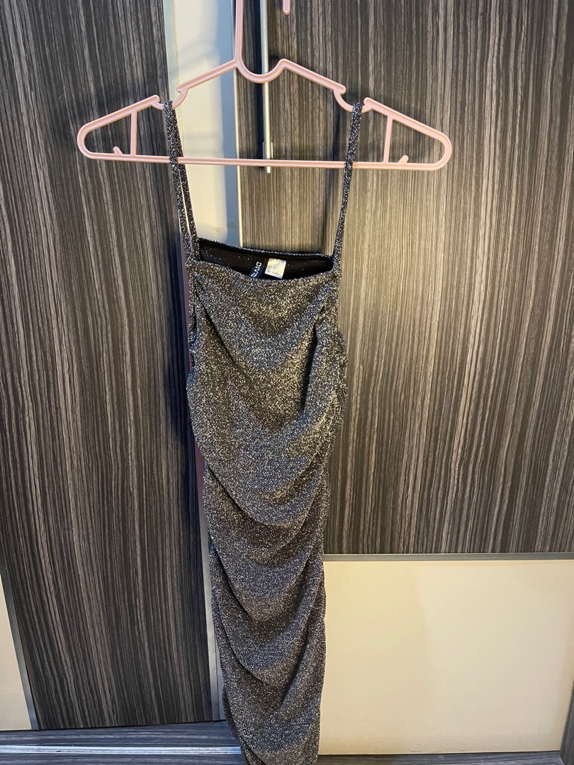 HM party glitter dress (fit body), Fesyen Wanita, Pakaian Wanita, Gaun ...