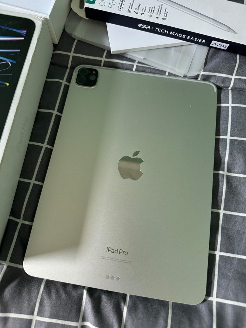 iPad Pro M2 WiFi 128gb 2022 Silver Fullset Mulus 11 inch, Telepon Seluler & Tablet, Tablet di ...