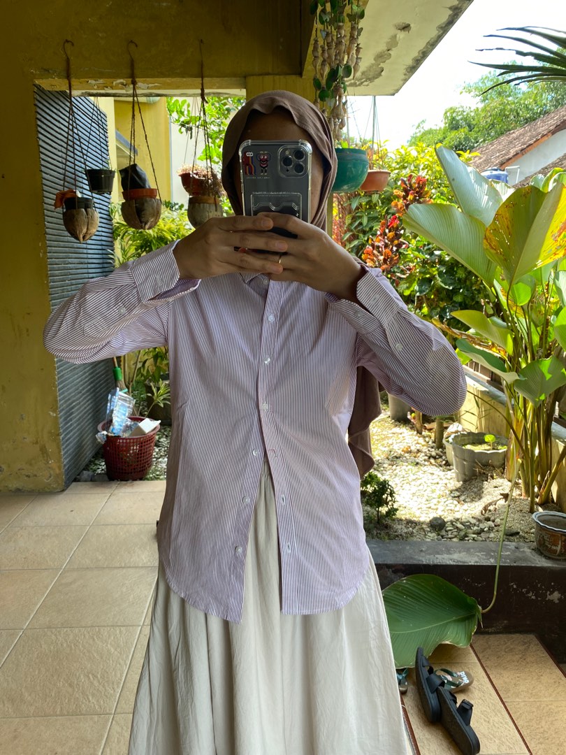 Kemeja stripes garis pink lengan panjang, Fesyen Wanita, Pakaian Wanita ...