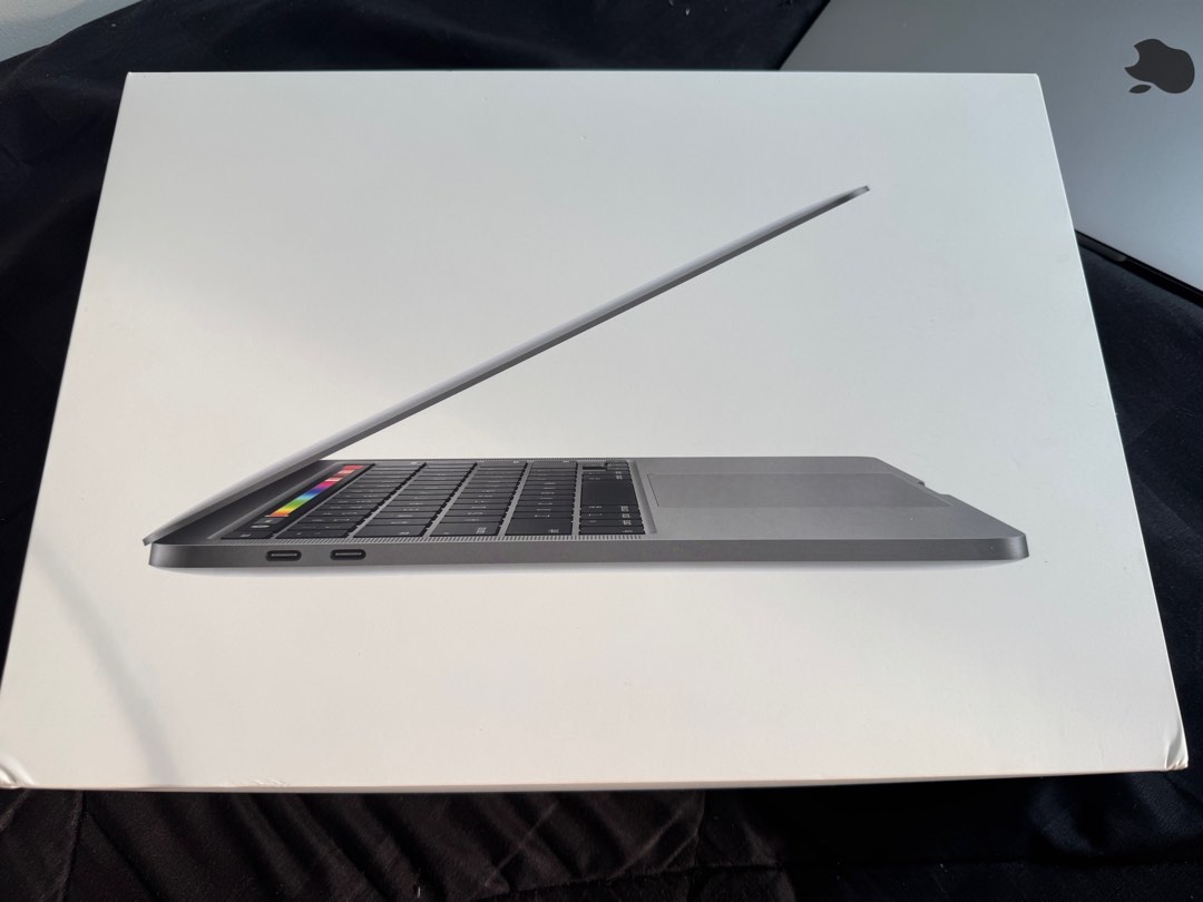 Macbook Pro M1 13 inch 2020 (256gb) with touchbar, Computers & Tech ...