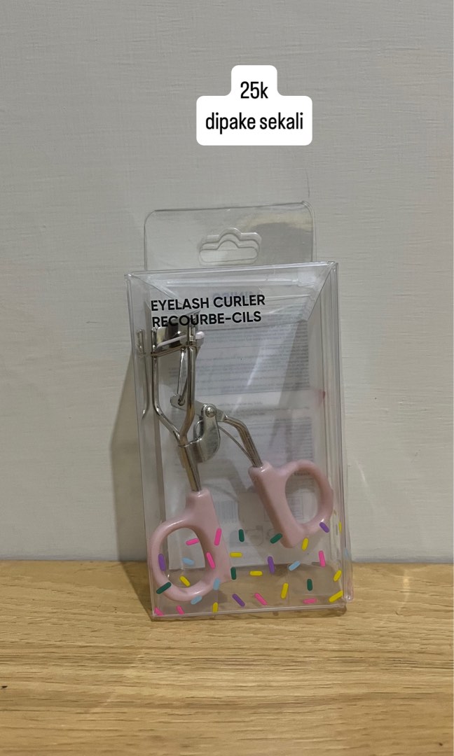 miniso eyelash curler, Kesehatan & Kecantikan, Rias Wajah di Carousell