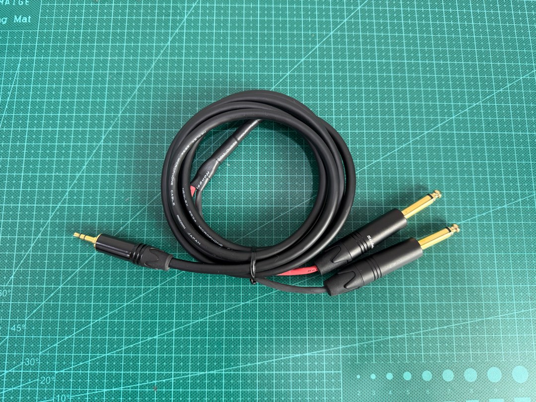 MOGAMI W2534 High Quality Audio Cable with 3.5mm Stereo Plug to 2 Mono ...