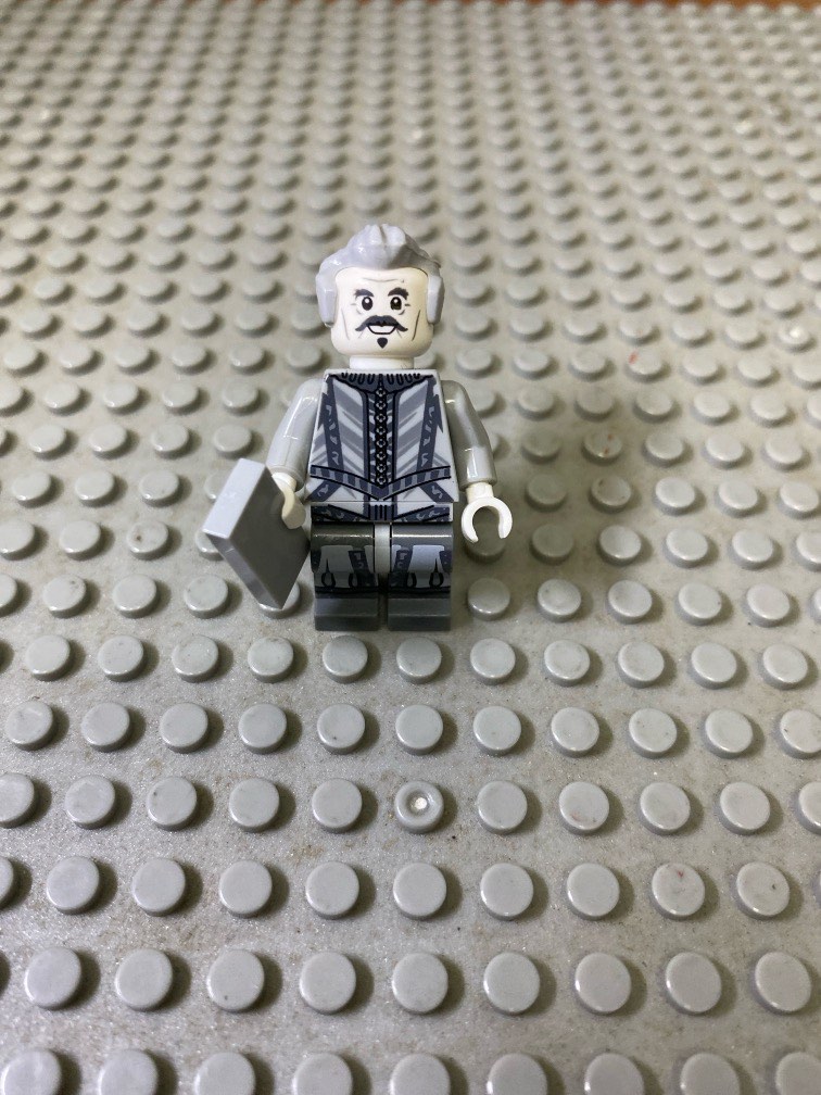 Nearly Headless Nick Minifigure, Hobbies & Toys, Toys & Games on Carousell