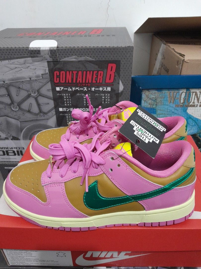 Nike dunk low X paris goebel woman sneaker bnib, Fesyen Wanita, Sepatu ...