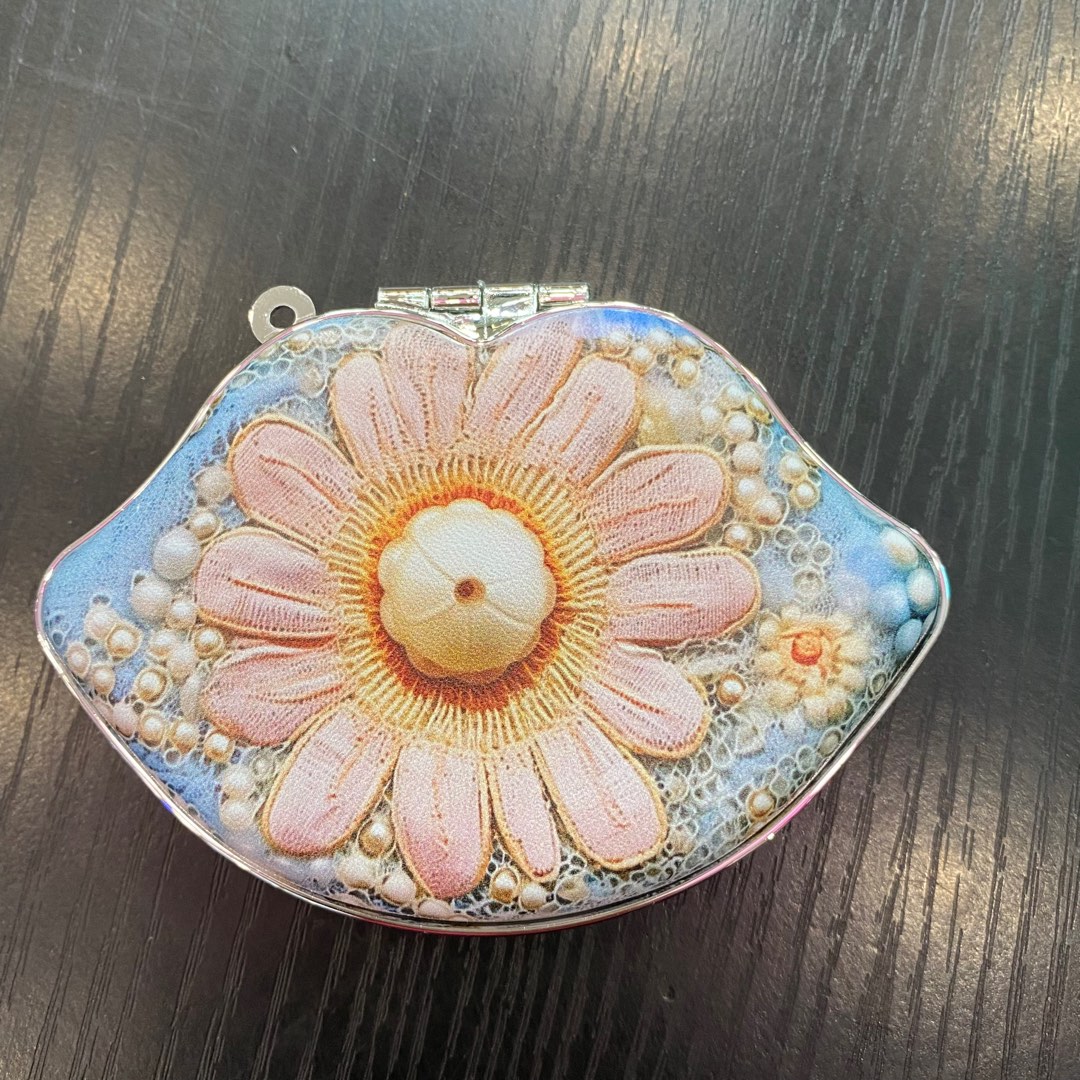POCKET MIRROR PINK FLOWER CLAM LOOK - 0406530011453, Beauty & Personal ...