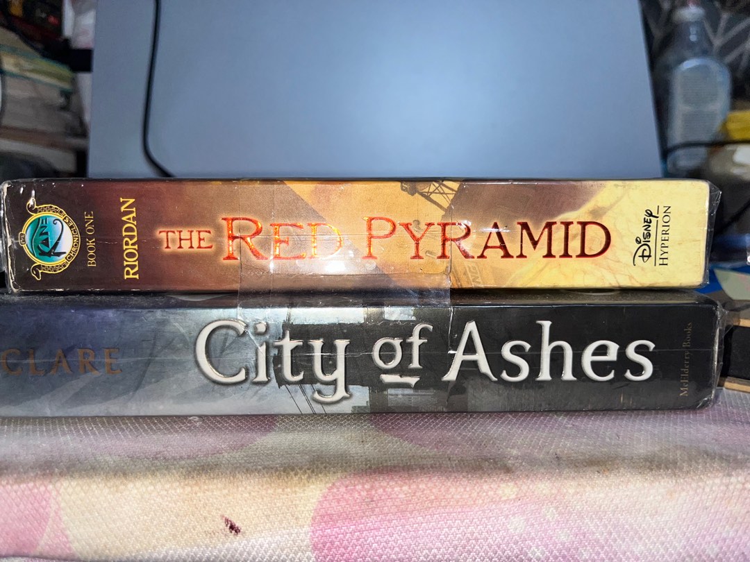 Red Pyramid|City of ashes, Hobbies & Toys, Books & Magazines, Fiction ...