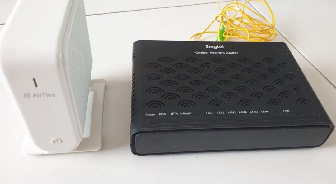 Singtel XGSPON Optical Network Unit Wifi 6 and Airties router ...