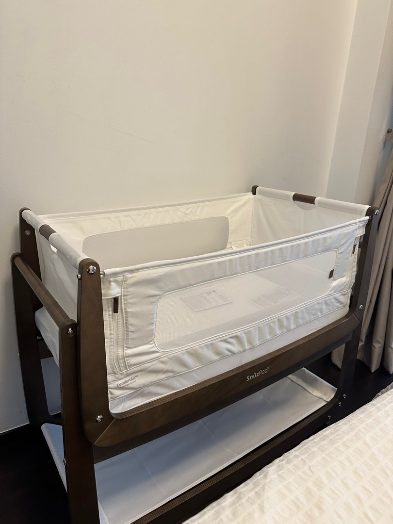 SnuzPod 4 Baby Bedside Crib Walnut - Like New, Babies & Kids, Baby ...