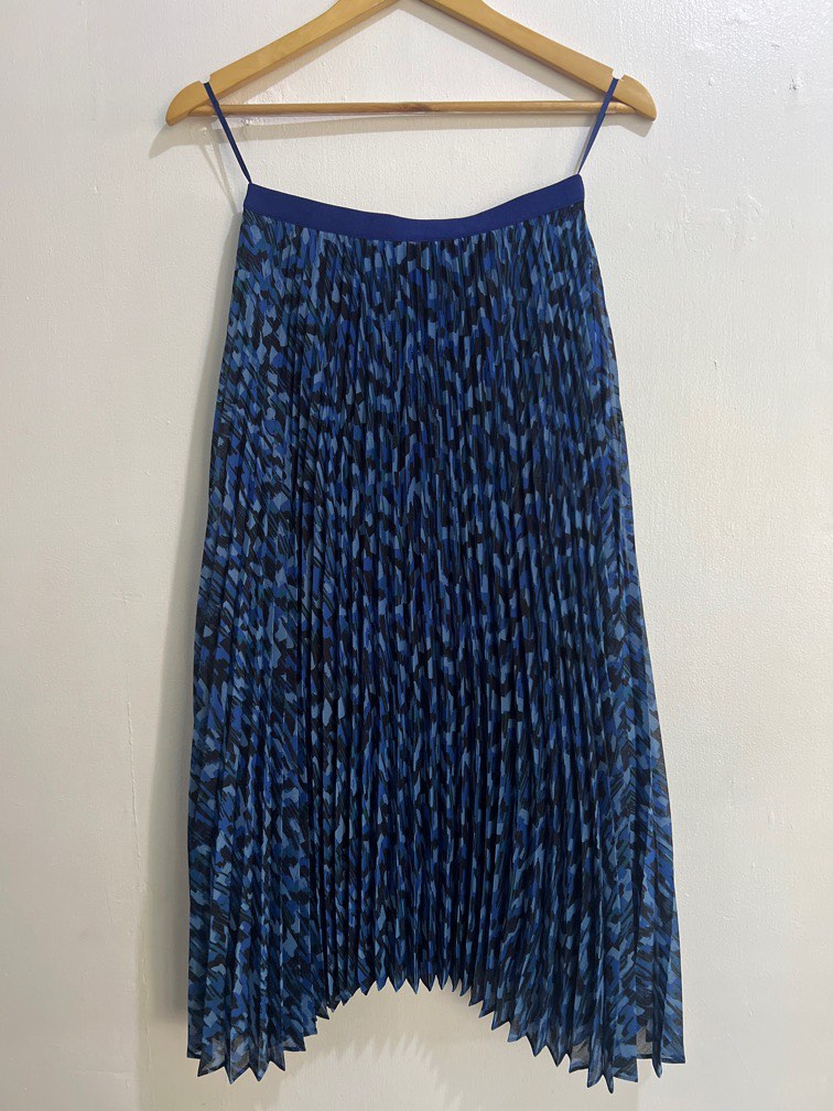 Uniqlo collab :C pleated skirt, Women's Fashion, Bottoms, Skirts on ...