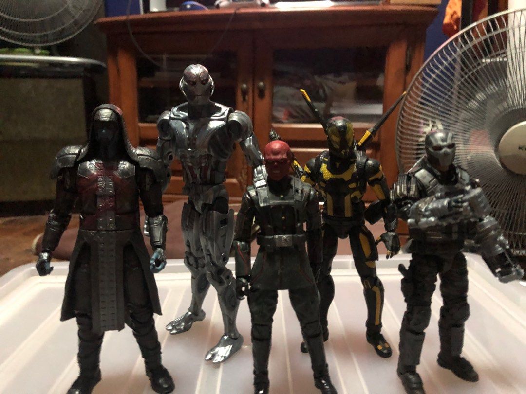 WTS Marvel Legends MCU 10th anniversary Red Skull, Yellow jacket ...