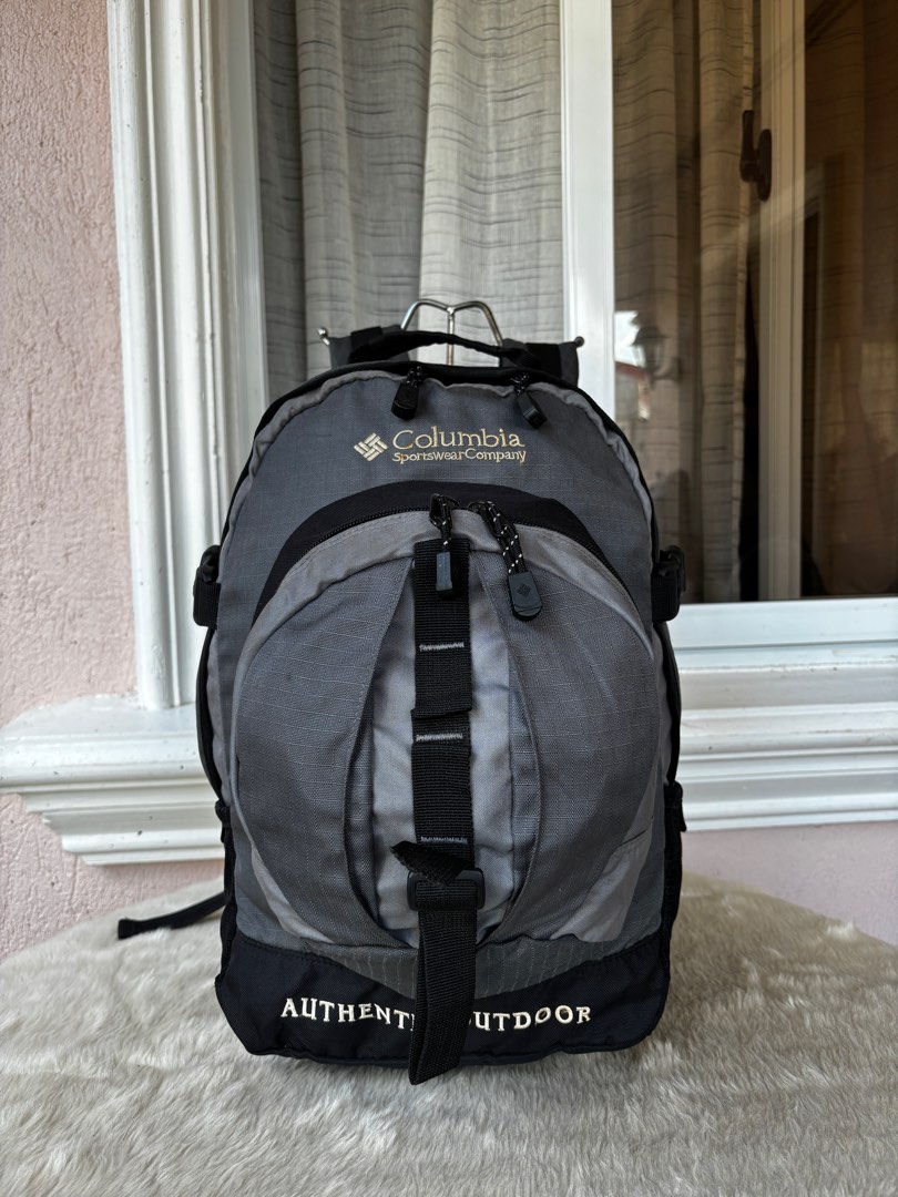 Authentic Columbia Padded Backpack in Gray and Black, Men's Fashion ...