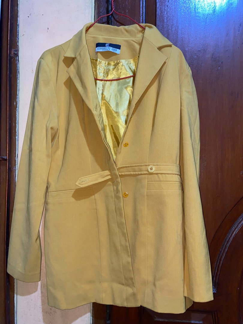 Jas kuning, Fesyen Wanita, Pakaian Wanita, Baju Luaran di Carousell