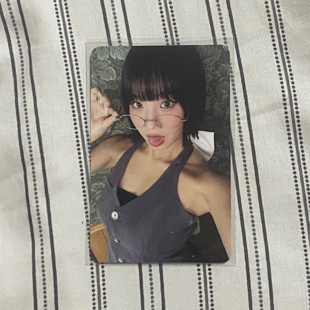 Kiss of Life KIOF Natty 2025 Seasonal Greetings Photocard PC, Hobbies ...