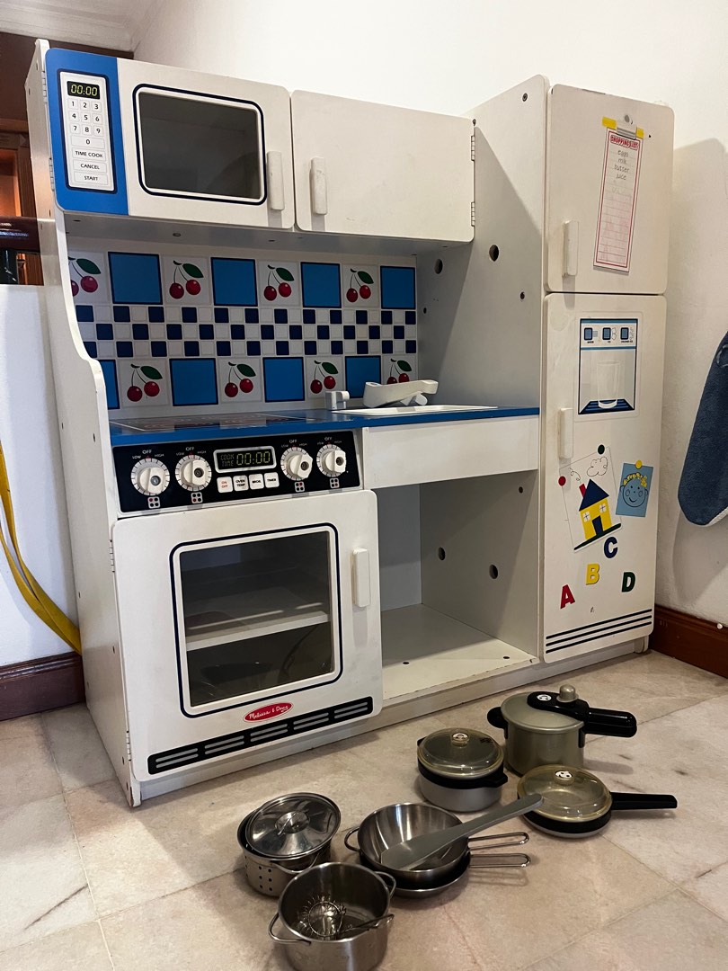 Melissa and Doug Play Kitchen (Original Price RM1000+), Hobbies & Toys ...