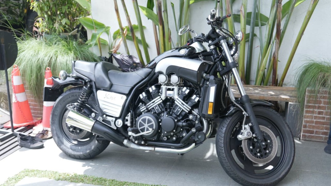 Motor Yamaha VMAX 1200 cc, Motor di Carousell