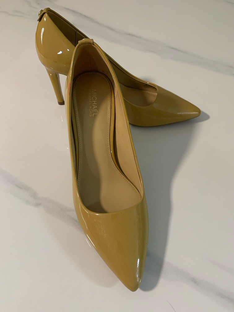 Mustard coloured Heels, Women's Fashion, Footwear, Heels on Carousell