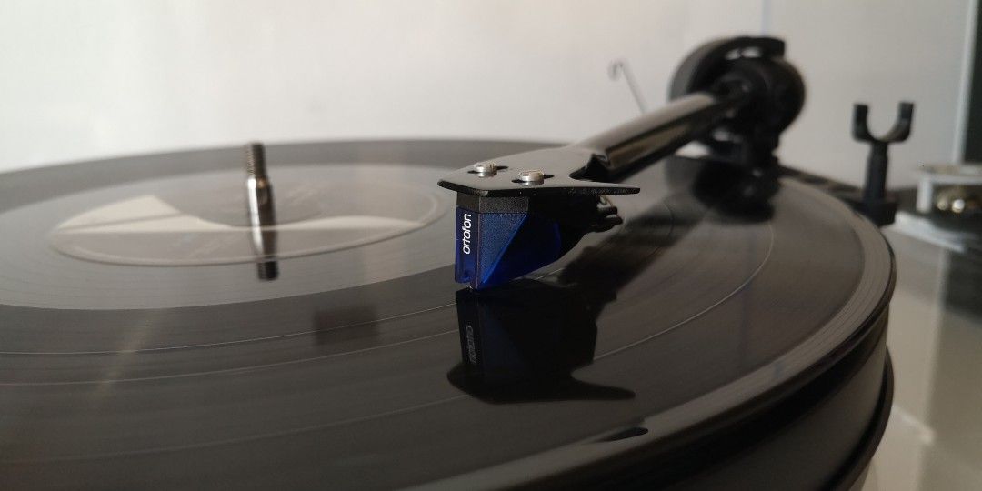Pro-ject Xperience 2 Classic turntable w/ Speed box, Ortofon 2M Blue ...