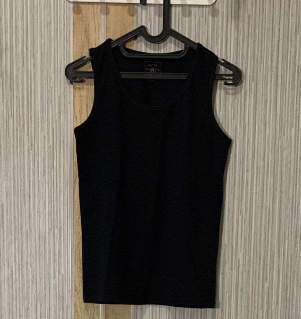 tanktop hitam merk Nevada, Fesyen Wanita, Pakaian Wanita, Atasan di ...