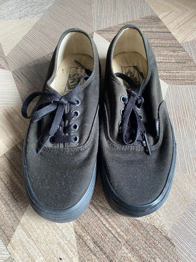 Vans Authentic full black, Fesyen Pria, Sepatu , Sneakers di Carousell