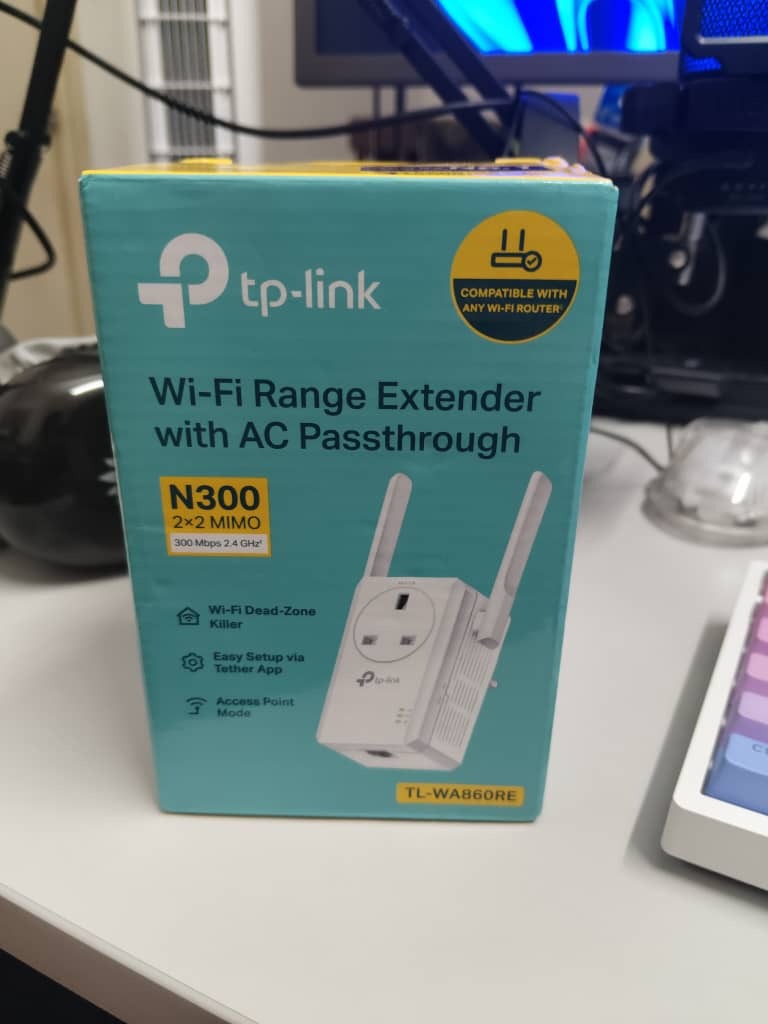 Wi-Fi Range Extender with AC Passthrough, Computers & Tech, Parts ...