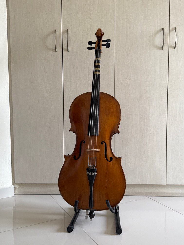 1/2 size cello with mechanical turning pad, Hobbies & Toys, Musical ...
