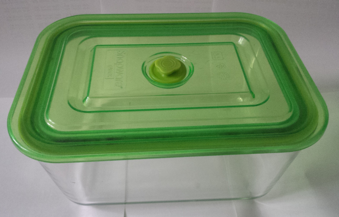 1 Pyrex Snapware and 1 Glasslock glass food storage containers, 傢俬＆家居 ...